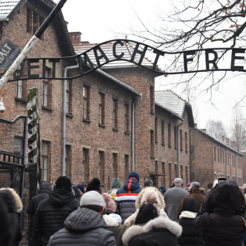 Virtual tour to Auschwitz - Meir Panim