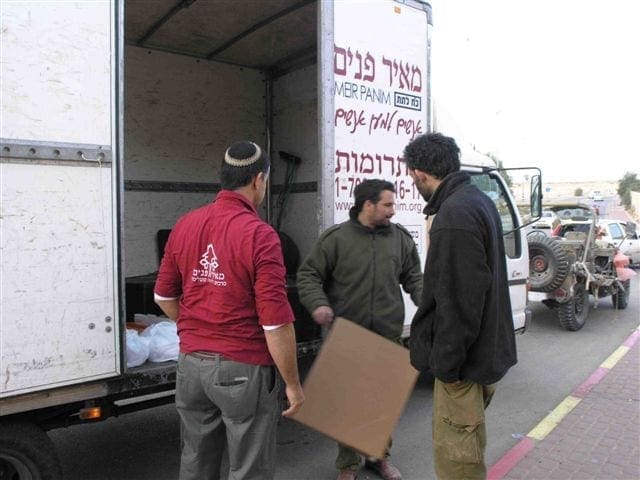 Meir Panim Provides Food for Soldiers - Meir Panim