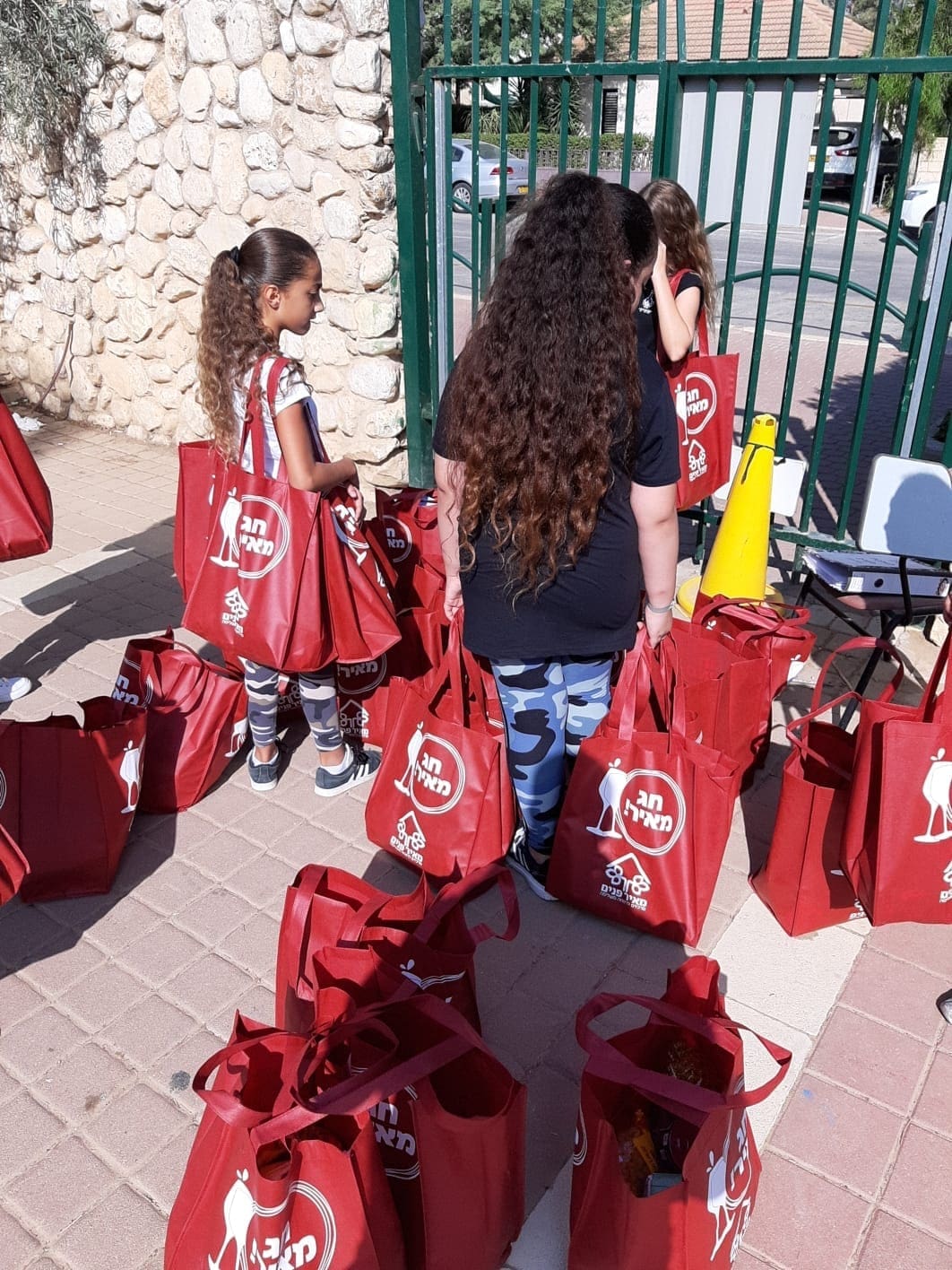 Meir Panim Visits Schools - Meir Panim