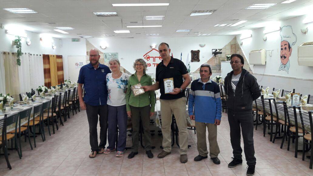 A Picture’s Worth a Thousand Words as Thousands Helped for Passover ...