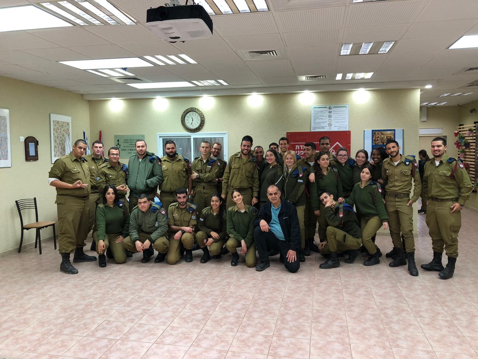 Members of an IDF Force Police Unit Give Back in Dimona - Meir Panim